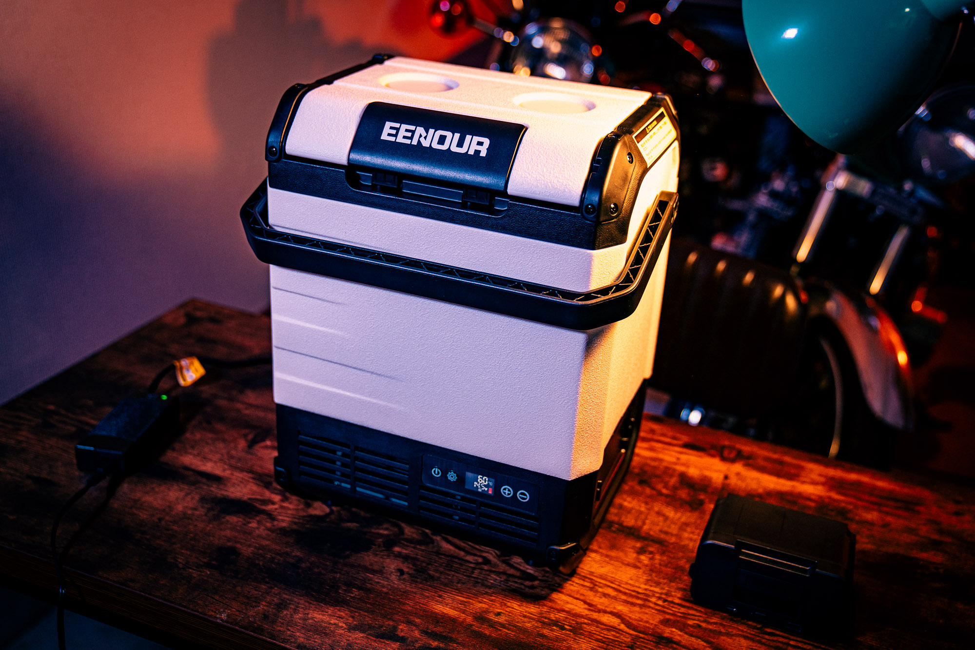 【レビュー】ガレージライフを快適に！車中泊やキャンプにも使えるポータブル冷温庫「EENOUR D10 PRO」 | ストリートバイクのカルチャーメディア | forRide(フォーライド)